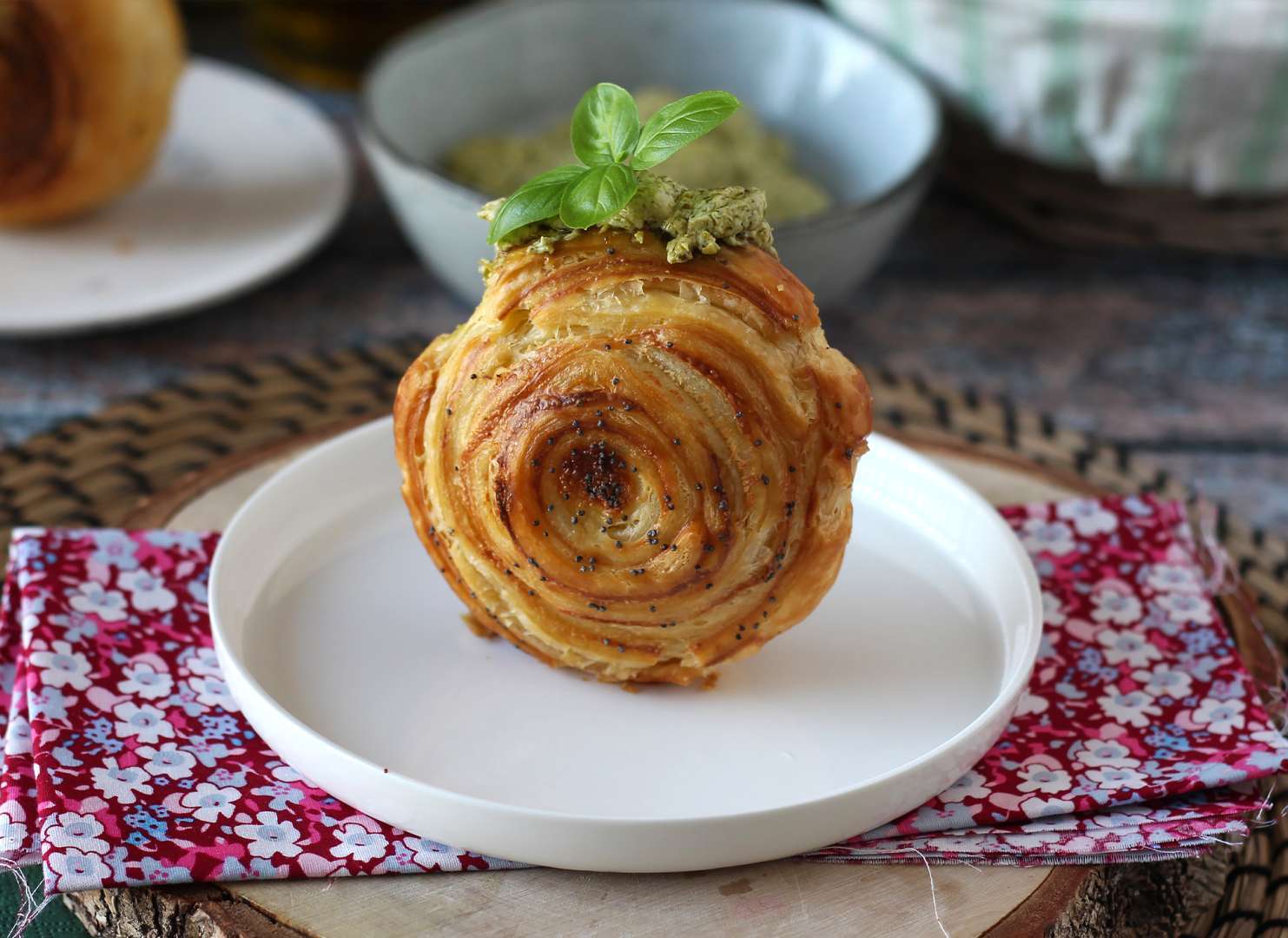 Łatwa solona bułka nowojorska z pesto i fromage frais z 4 składników ...