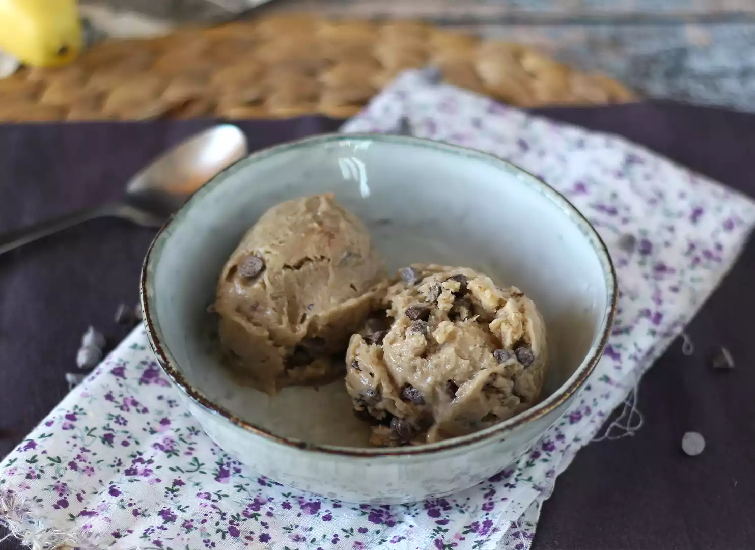 Przepis na wegańskie lody bananowe o smaku ciasteczek